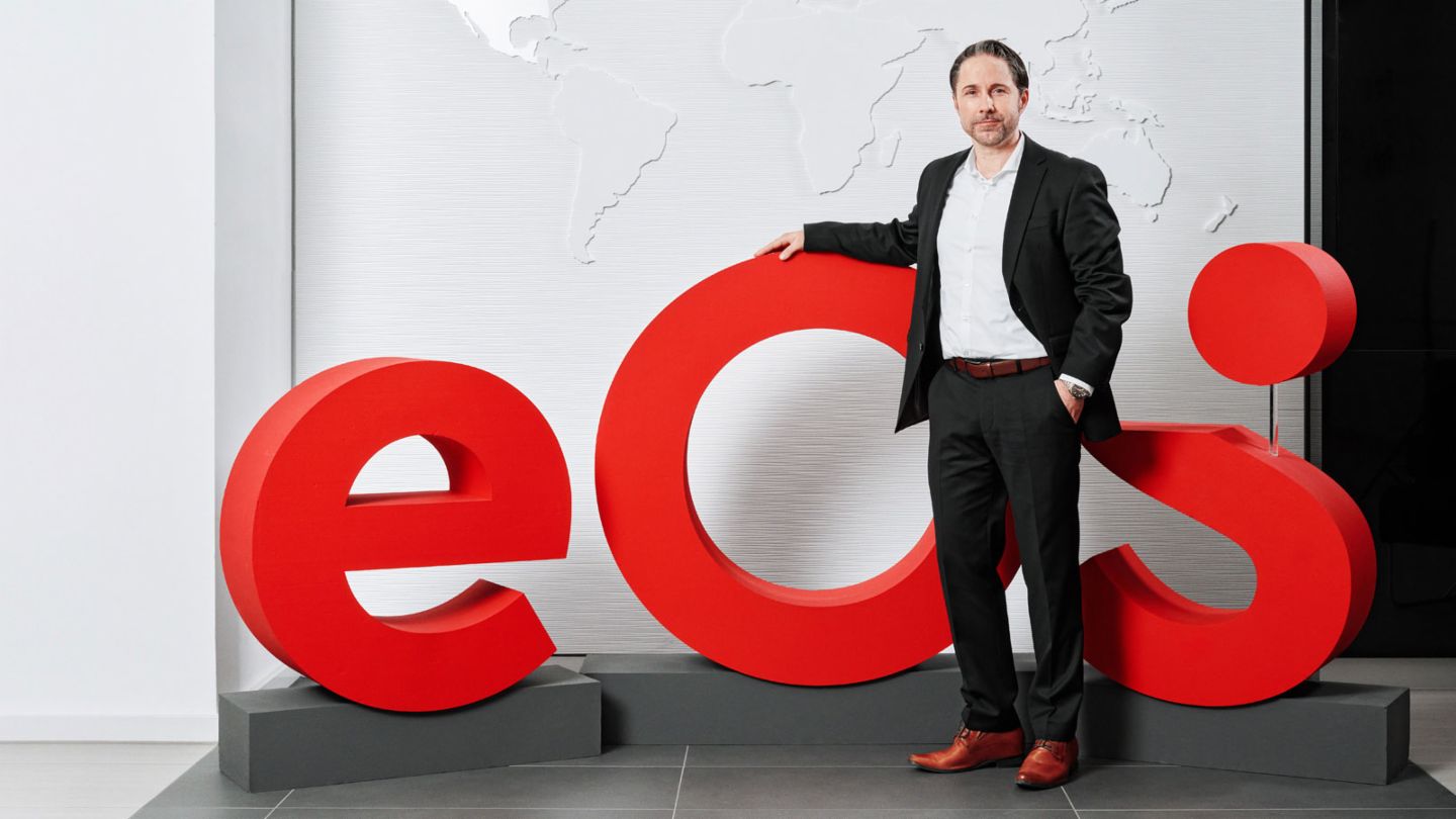The new EOS brand: Pioneering and more dynamic and digital. - EOS in ...